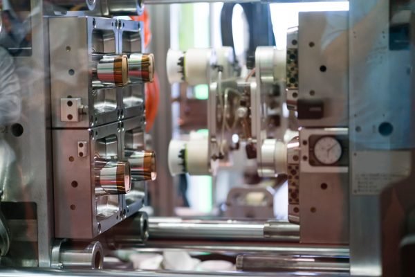 Custom Injection Molding Companies |The Ultimate Guide - Plastic ...